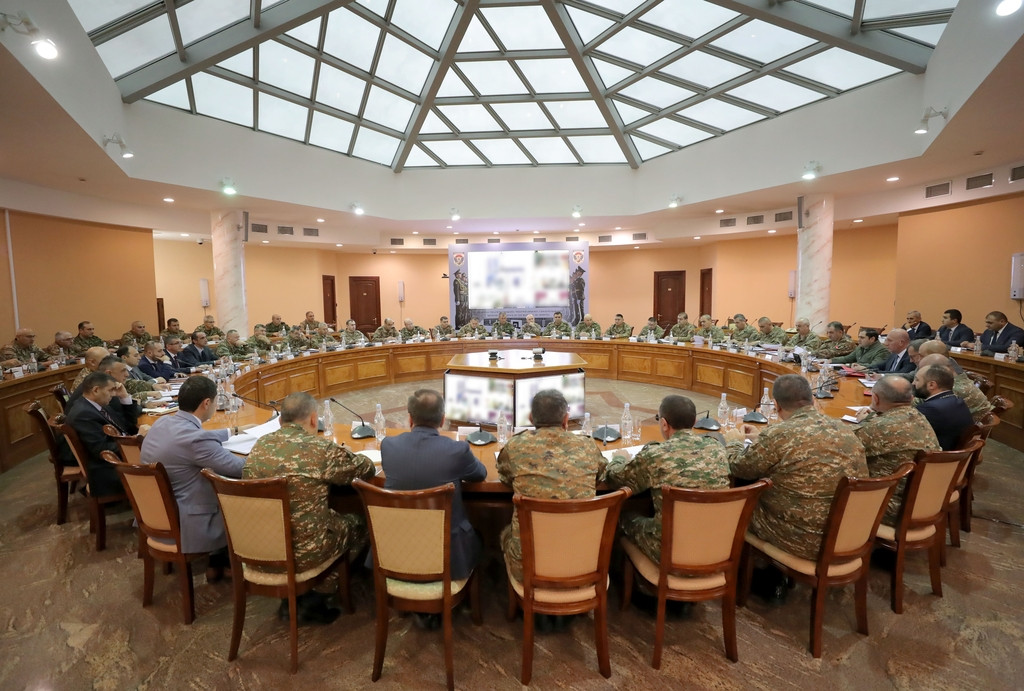 Meeting led by the Minister of Defence of the Republic of Armenia